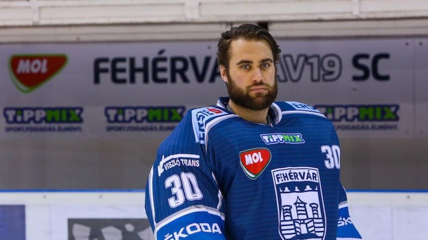 FEOL - Mac Carruth is távozik