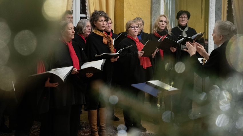FEOL - Sárbogárdi énekszótól zengett a dégi Festetics-kastély (galéria ...
