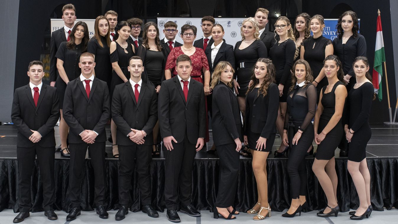 Felcsút végzős diákjai 2023-ban