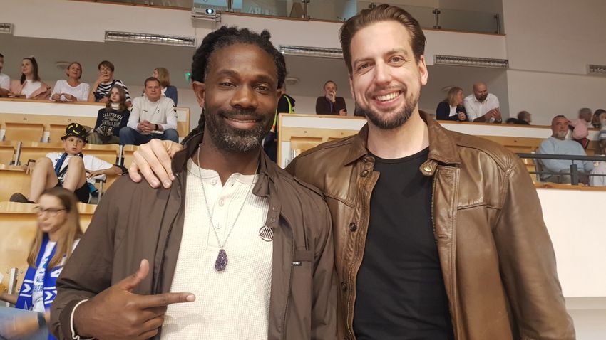 FEOL - NBA-játékos a Gáz utcában - Bobby Ray Jones Jr a helyszínen ...