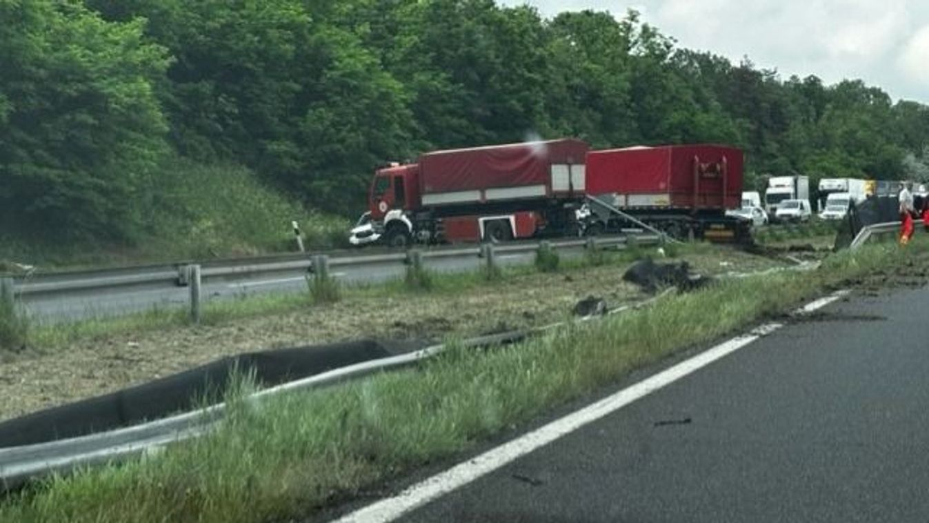 Áll a forgalom az M7-es autópálya Balaton felé vezető oldalán