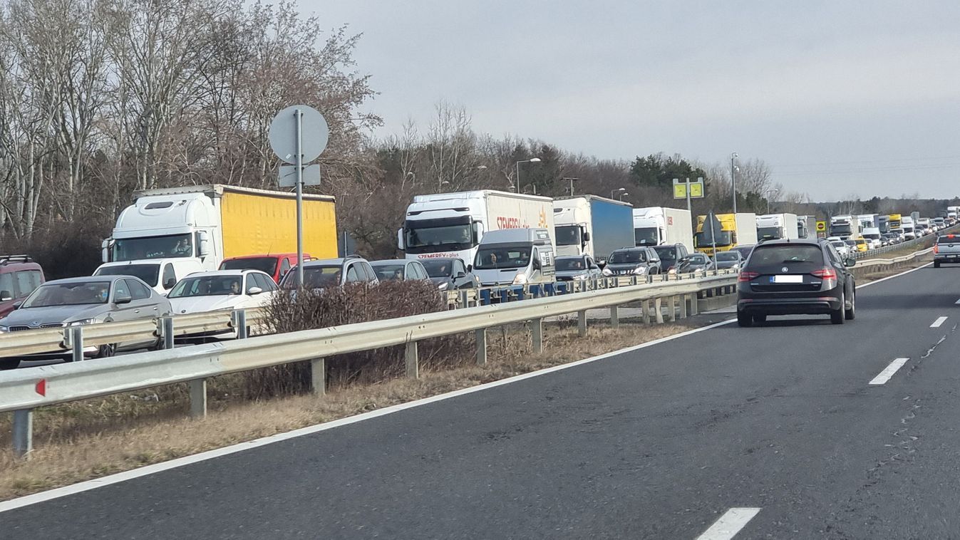 M7-es autópálya: munkavégzés okoz torlódást