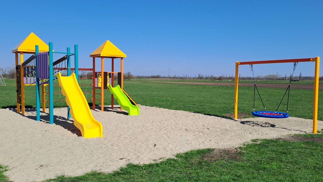 Új, modern játszótér várja az apróságokat