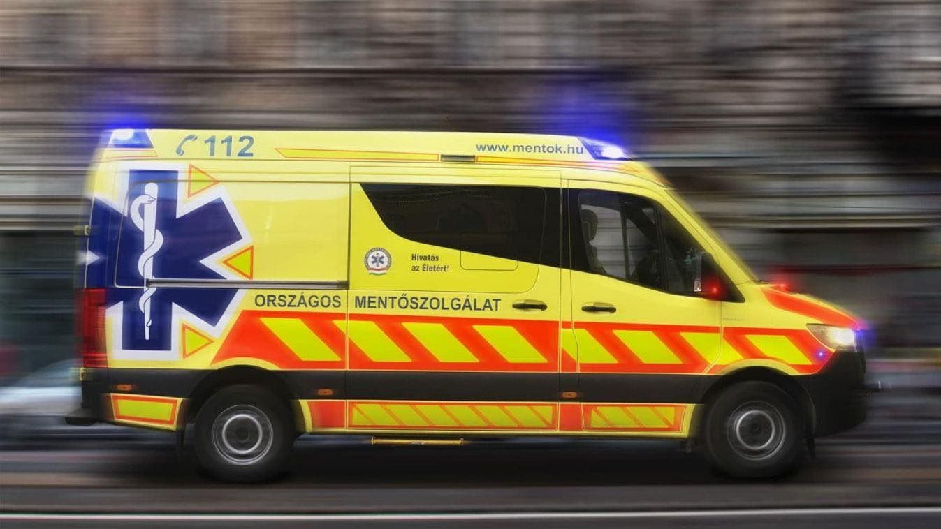 Hatalmas baleset az M1-esen, több gyerek is megsérült