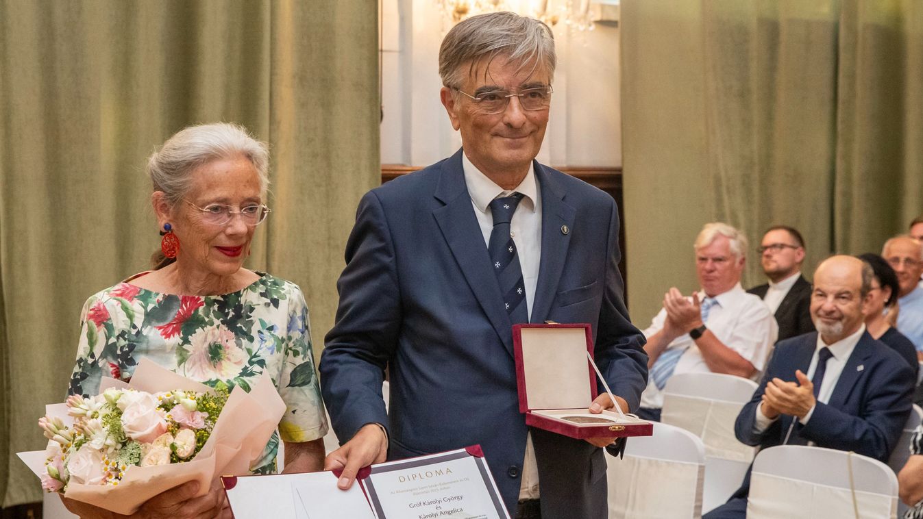 Károlyi György és Károlyi Angelica kapta a rangos városi elismerést