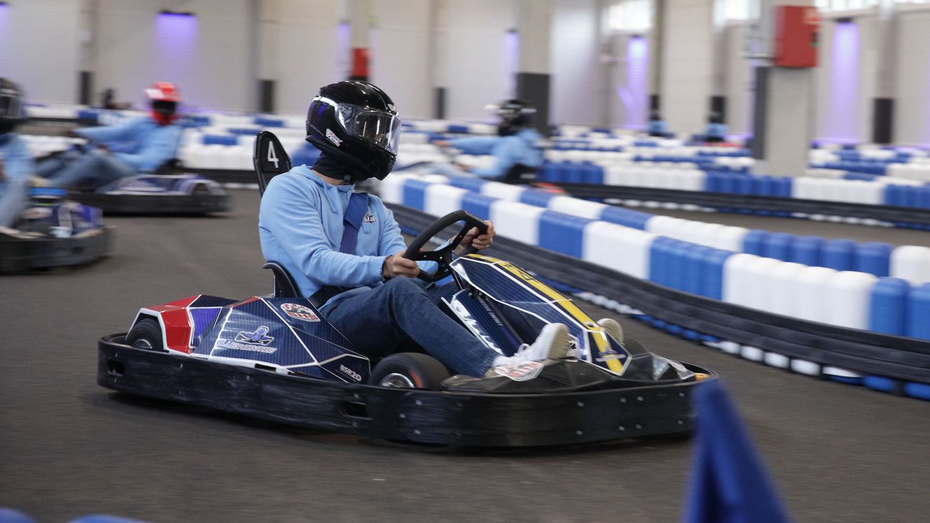 Németh Ákos a labda mellett a kormányt is jól kezel – Gokartozással kapcsolódtak ki az Alba ...