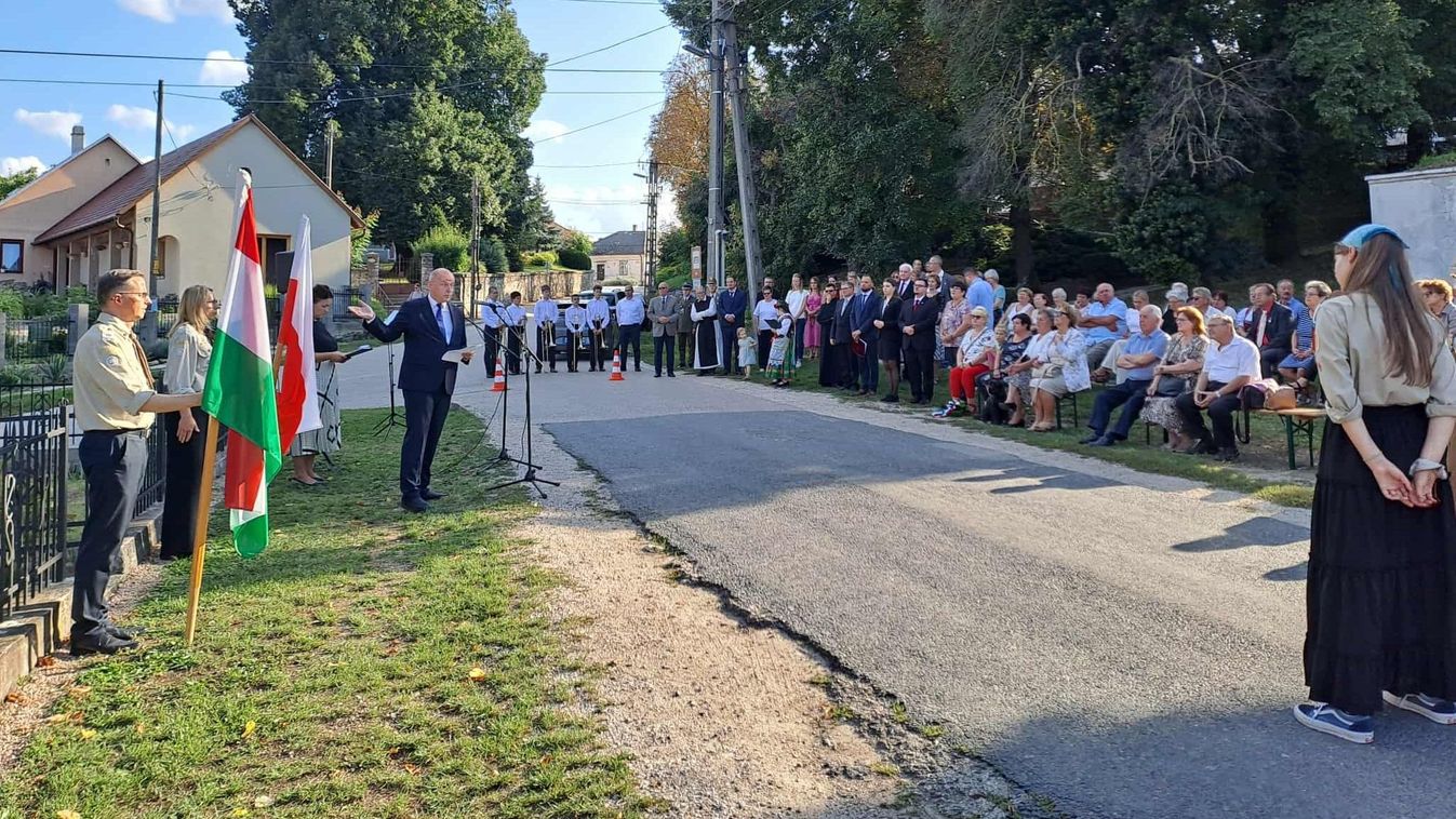 A Béke királynője emlékeztet a két nép barátságára