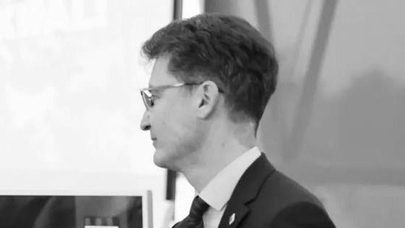 Cser-Palkovics András gyászol, szomorú bejegyzést tett közzé