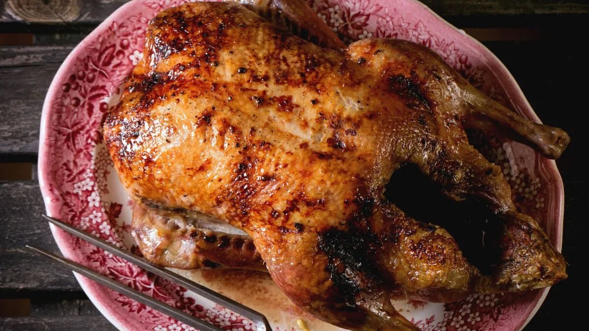 Sült kacsa lépésről lépésre: bevált recept az ünnepekre