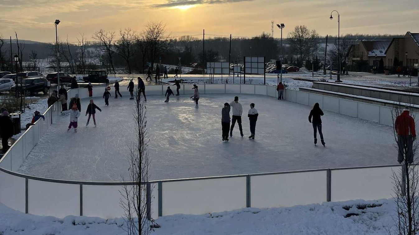 Ingyenesen korcsolyázhatnak Felcsúton a Vál-völgyi fiatalok