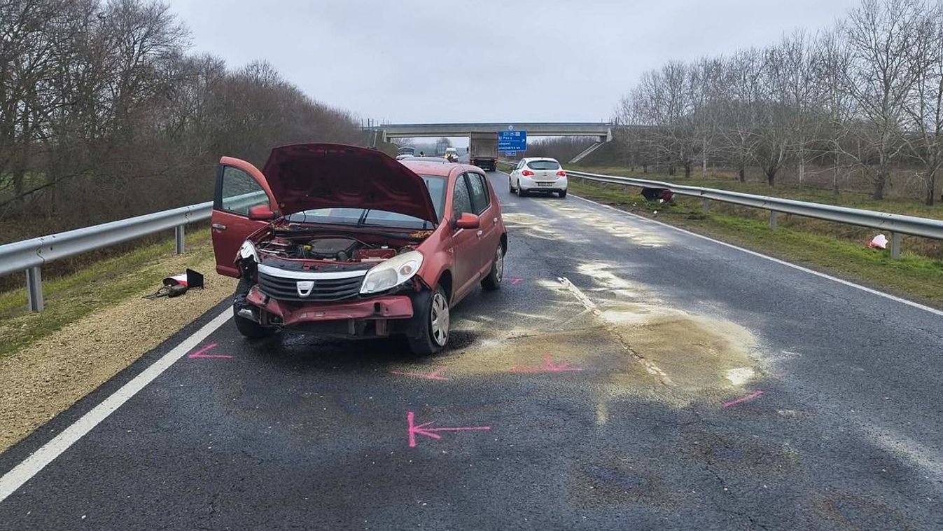Baleset miatt hatalmas a torlódás az M9-esnél