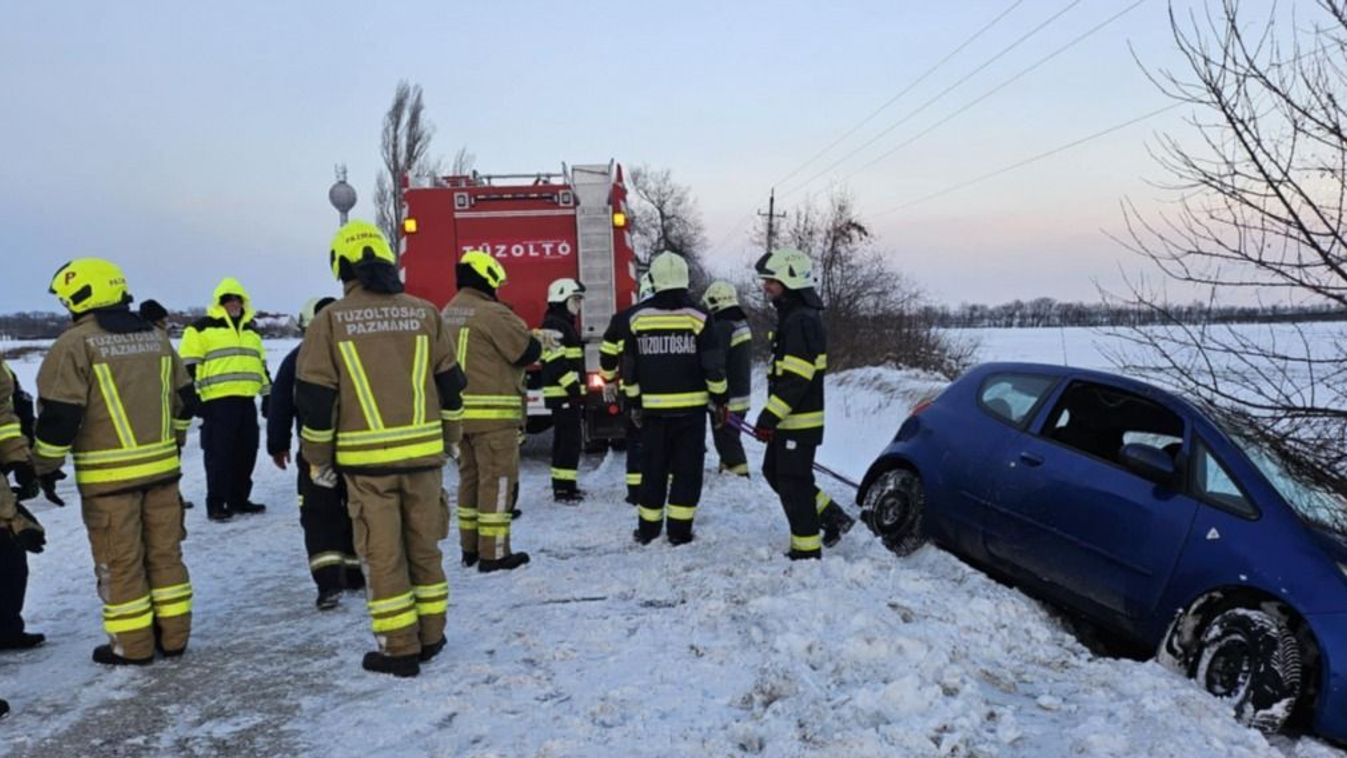 Ónos eső: Fejtetőre állt az autó a csúszós úton