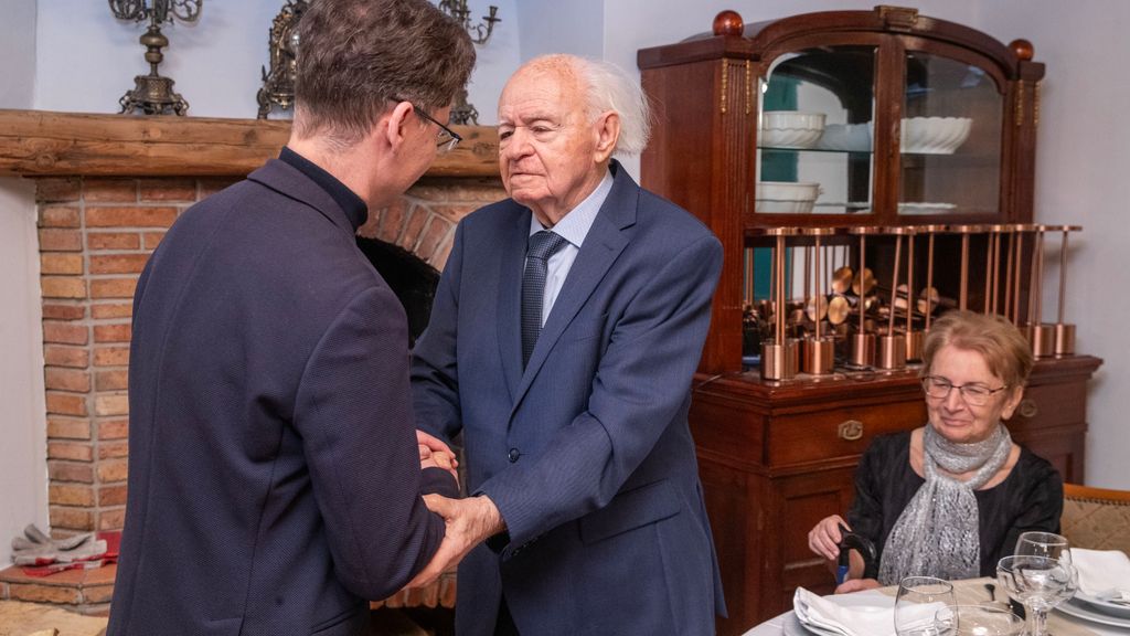 Dr. Gálicz Tibor 90 éves lett: generációk tanítóját köszöntötték ...